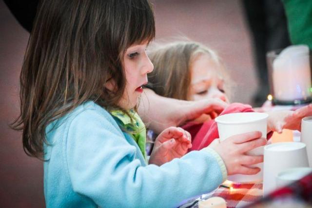 PHOTOS: Candlelight Weekend kicks off in downtown Frankfort | State-Journal