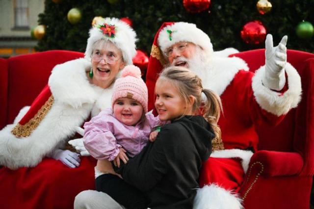 PHOTOS: Candlelight Weekend kicks off in downtown Frankfort | State-Journal